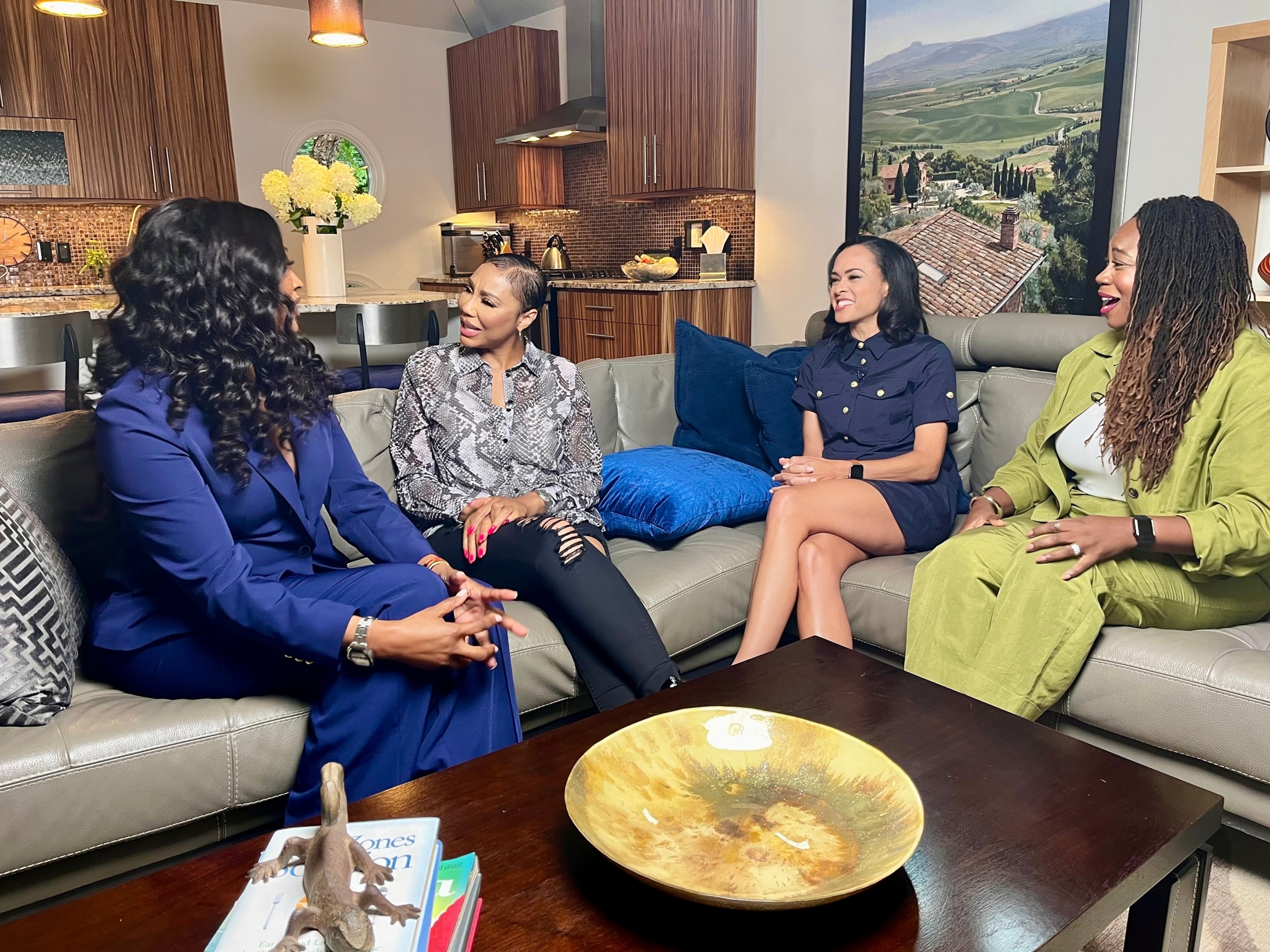 ABC News anchor Linsey Davis shares personal struggle with uterine ...