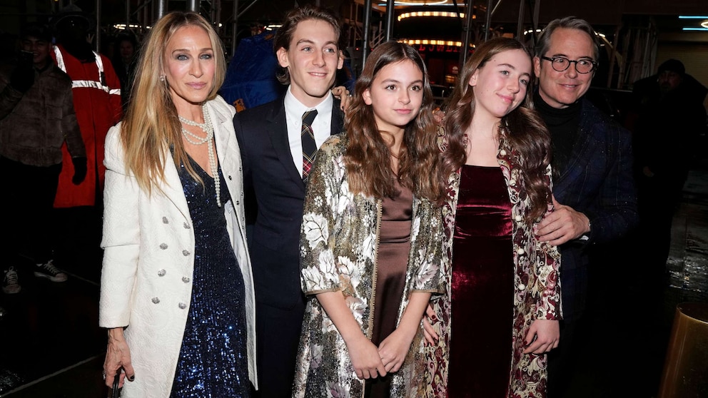 Sarah Jessica Parker, Matthew Broderick and kids celebrate 'Some Like ...