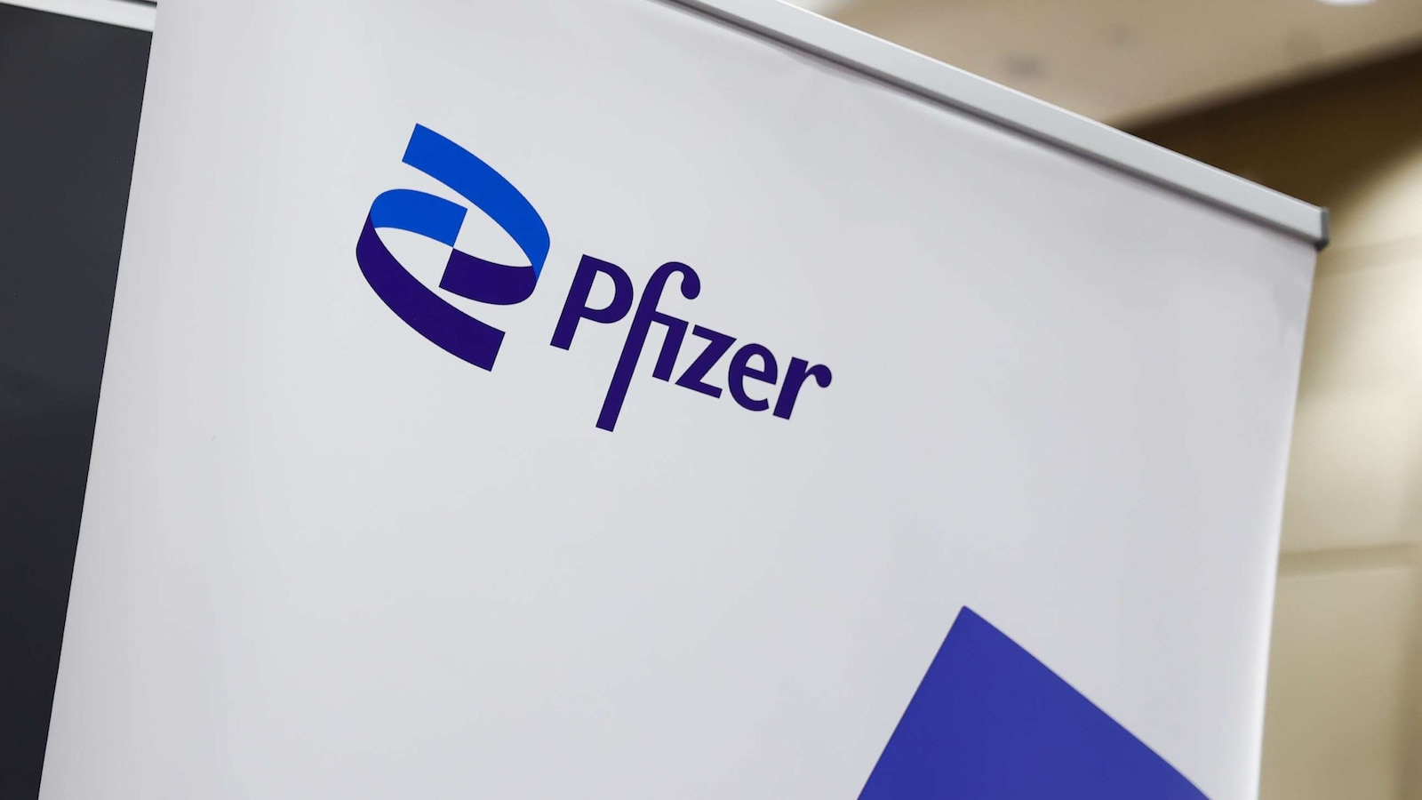 FDA approves Pfizer's new nasal spray treatment for migraines - ABC News