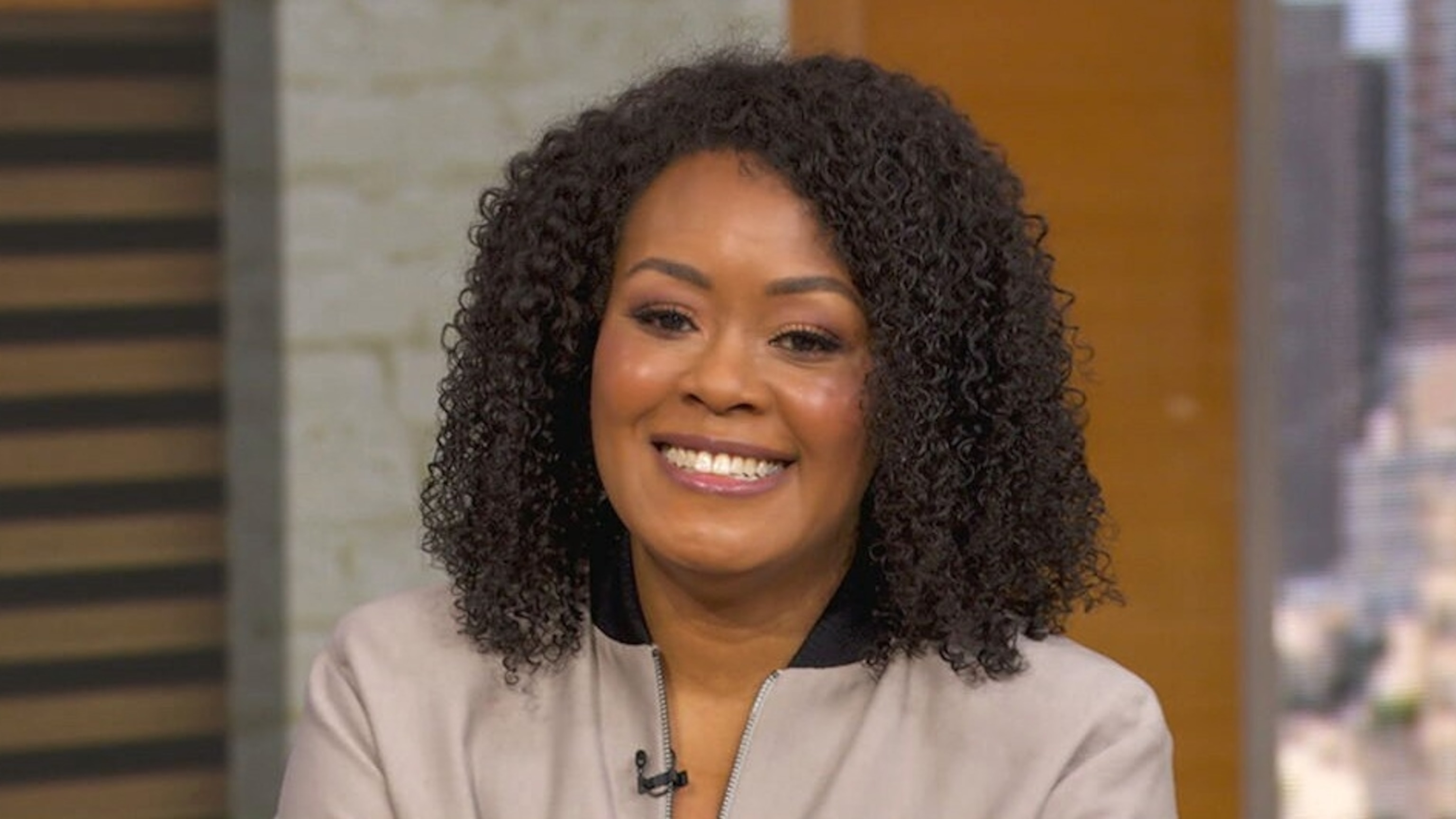 Parenting expert shares how 'micromoments' can help kids - ABC News