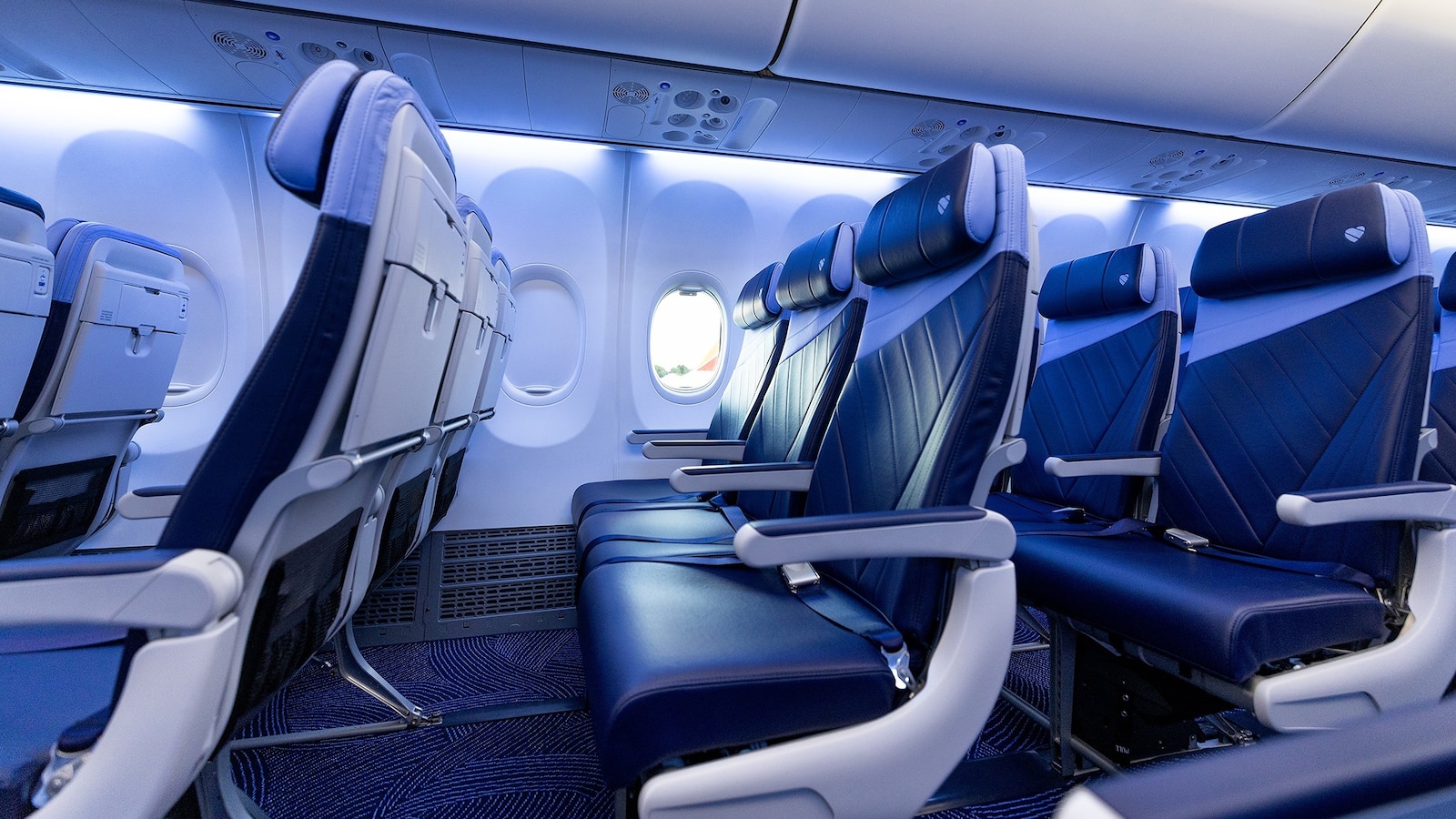Southwest begins booking assigned seats for future flights: What to ...