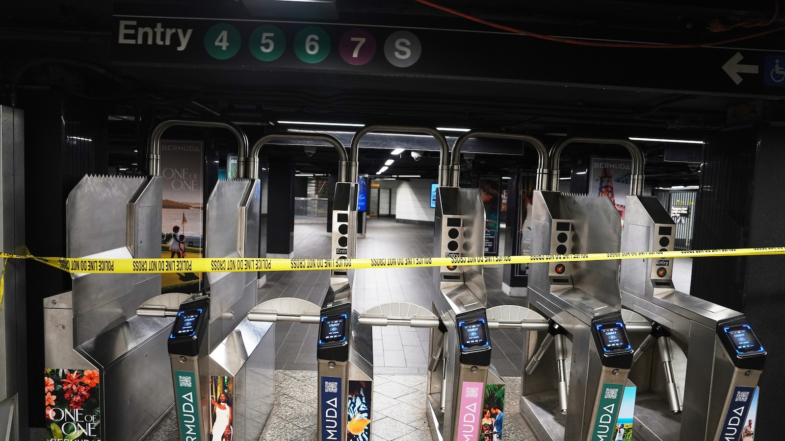 Slashing suspect shot by police after injuring 3 at Grand Central ...