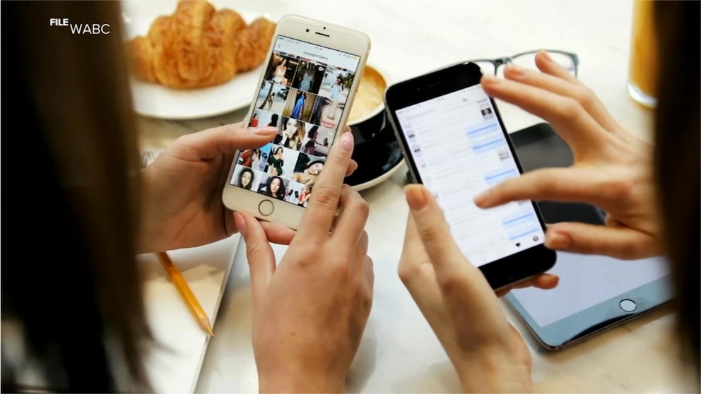 Video New York City expands student cellphone ban - ABC News