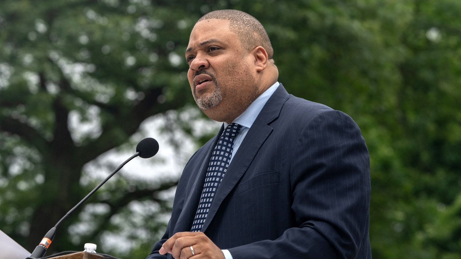 Man charged with selling guns from prison had contact with Buffalo mass ...