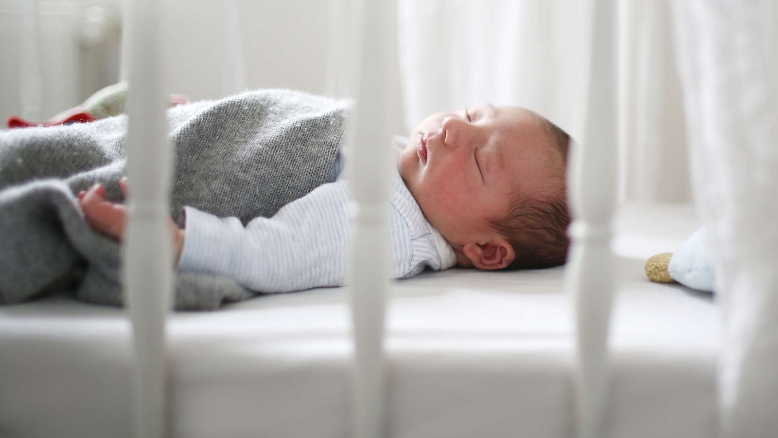 FDA warns parents not to use infant head-shaping pillows - ABC News