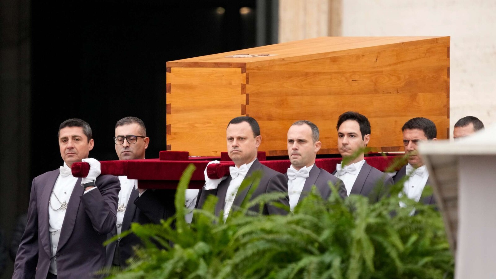 Pope Francis presides over Benedict's funeral, speaks of friendship in ...