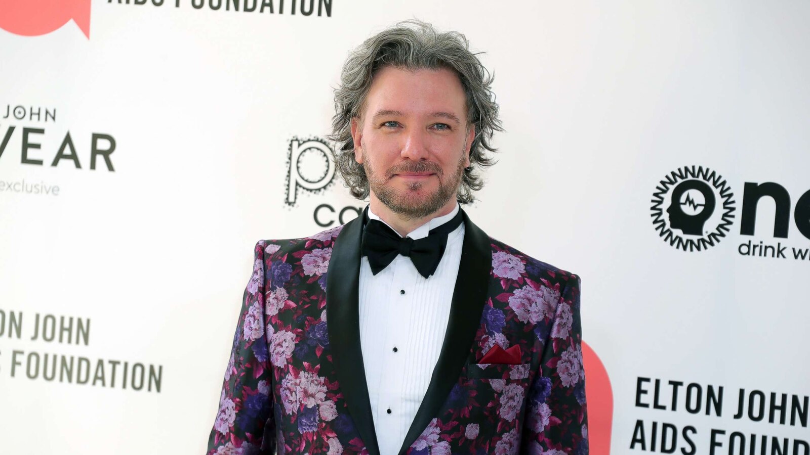 'N Sync's JC Chasez shows off full head of gray hair during his TikTok ...