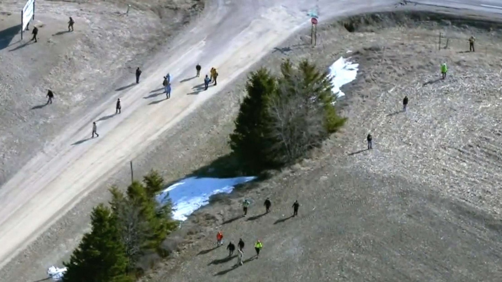 Nearly 2,000 volunteers help search for missing Minnesota mother - ABC News