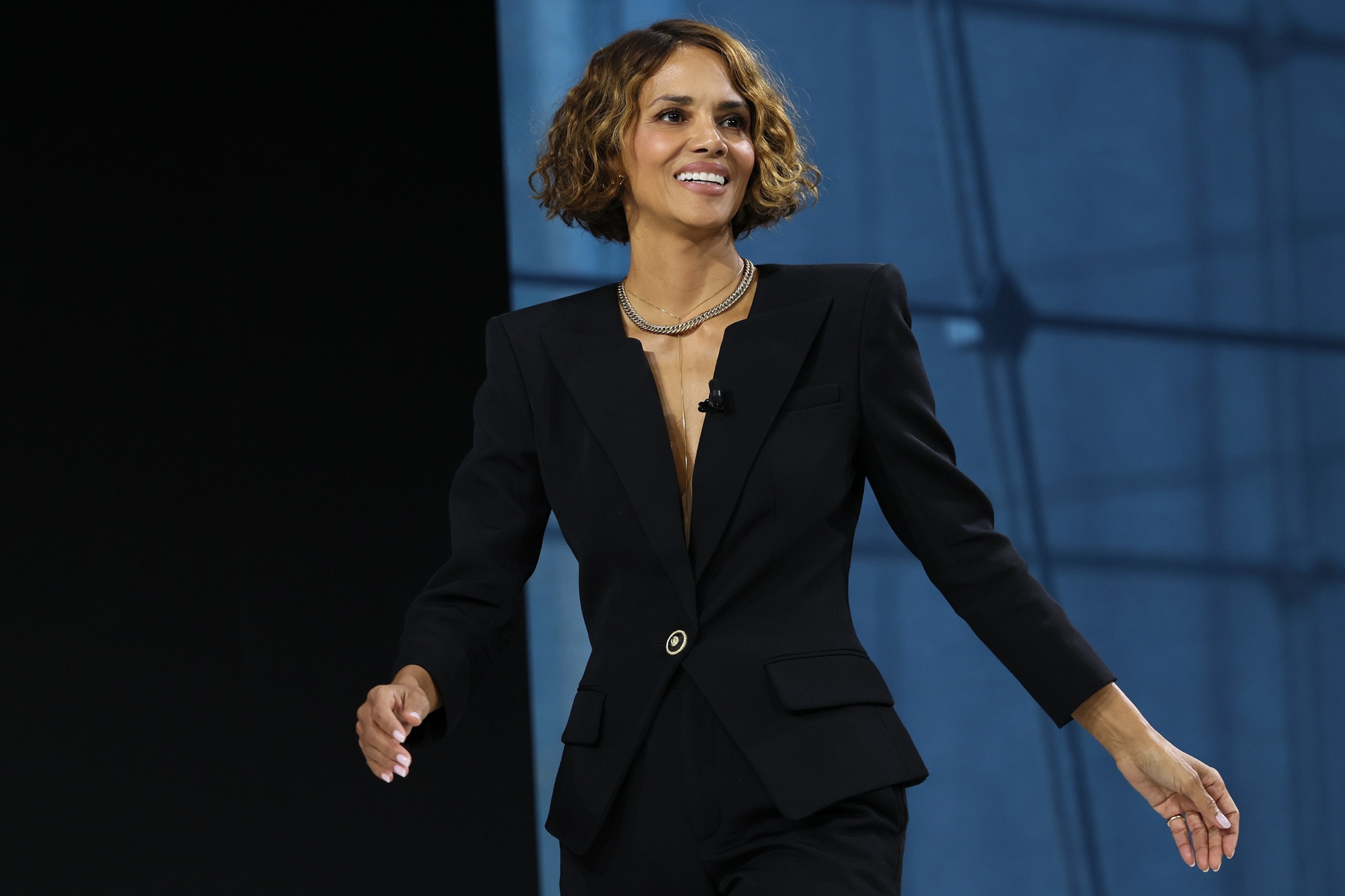 Halle Berry criticizes Gov. Gavin Newsom for 'devaluing' women by ...