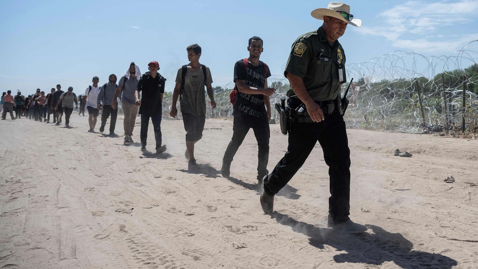 US border agency chief meets with authorities in Mexico over migrant ...