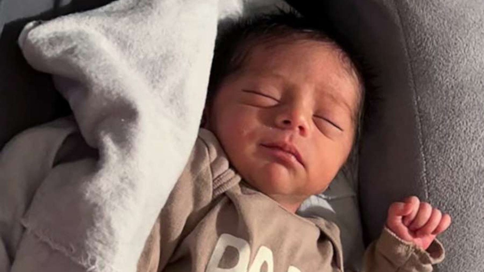 Police officer helps save baby born in car en route to the hospital ...