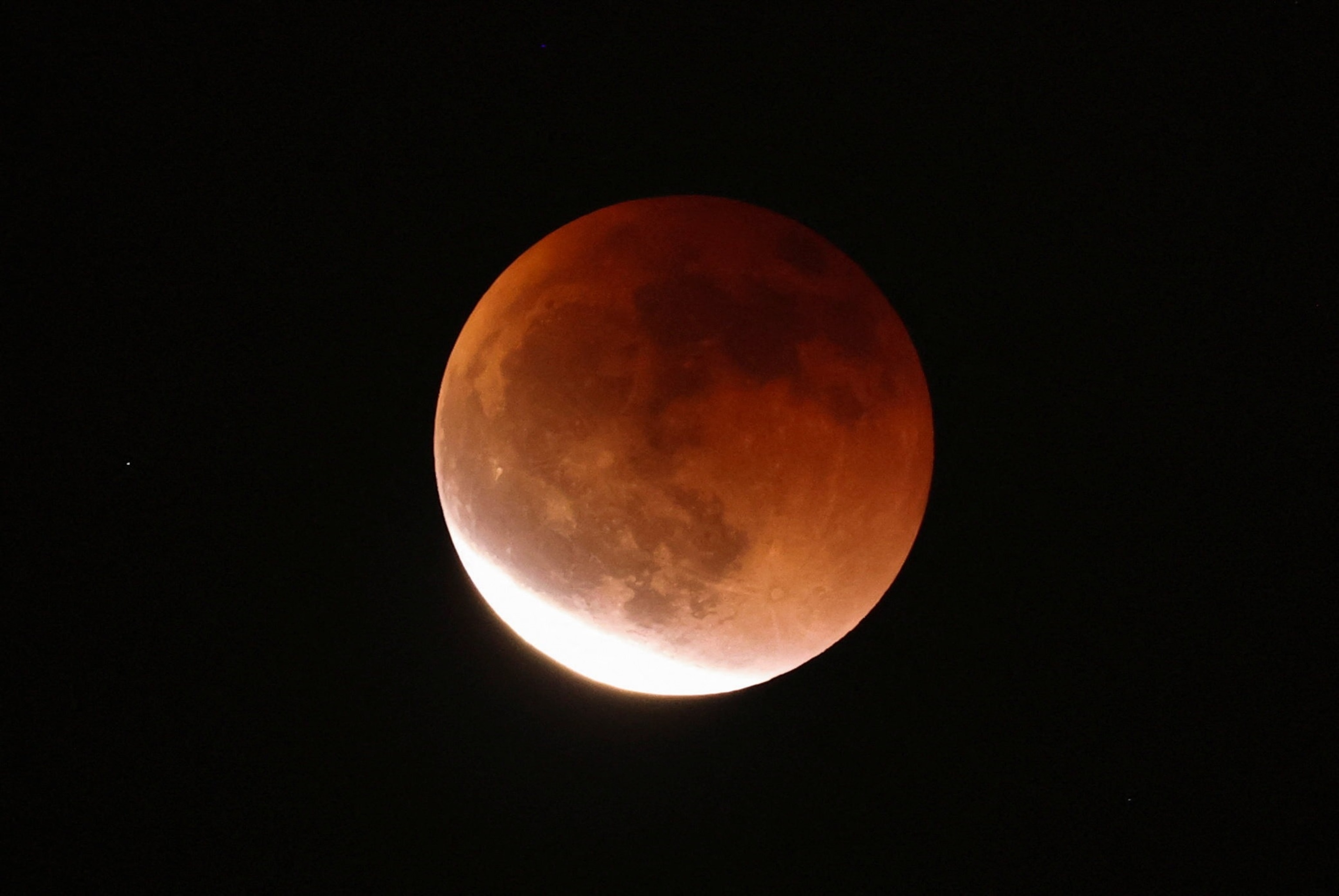 Blood moon: See breathtaking pics from the September 2025 total lunar eclipse - ABC News