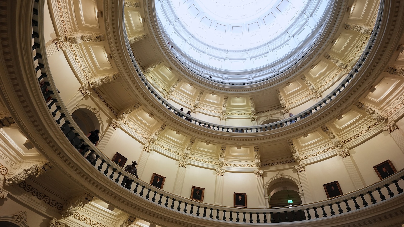 First to ABC: DNC ramps up anti-redistricting efforts in Texas with calls to 'persuadable' GOP ...