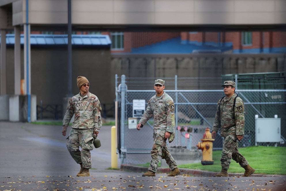 Texas, California National Guard members to leave Portland and Chicago ...