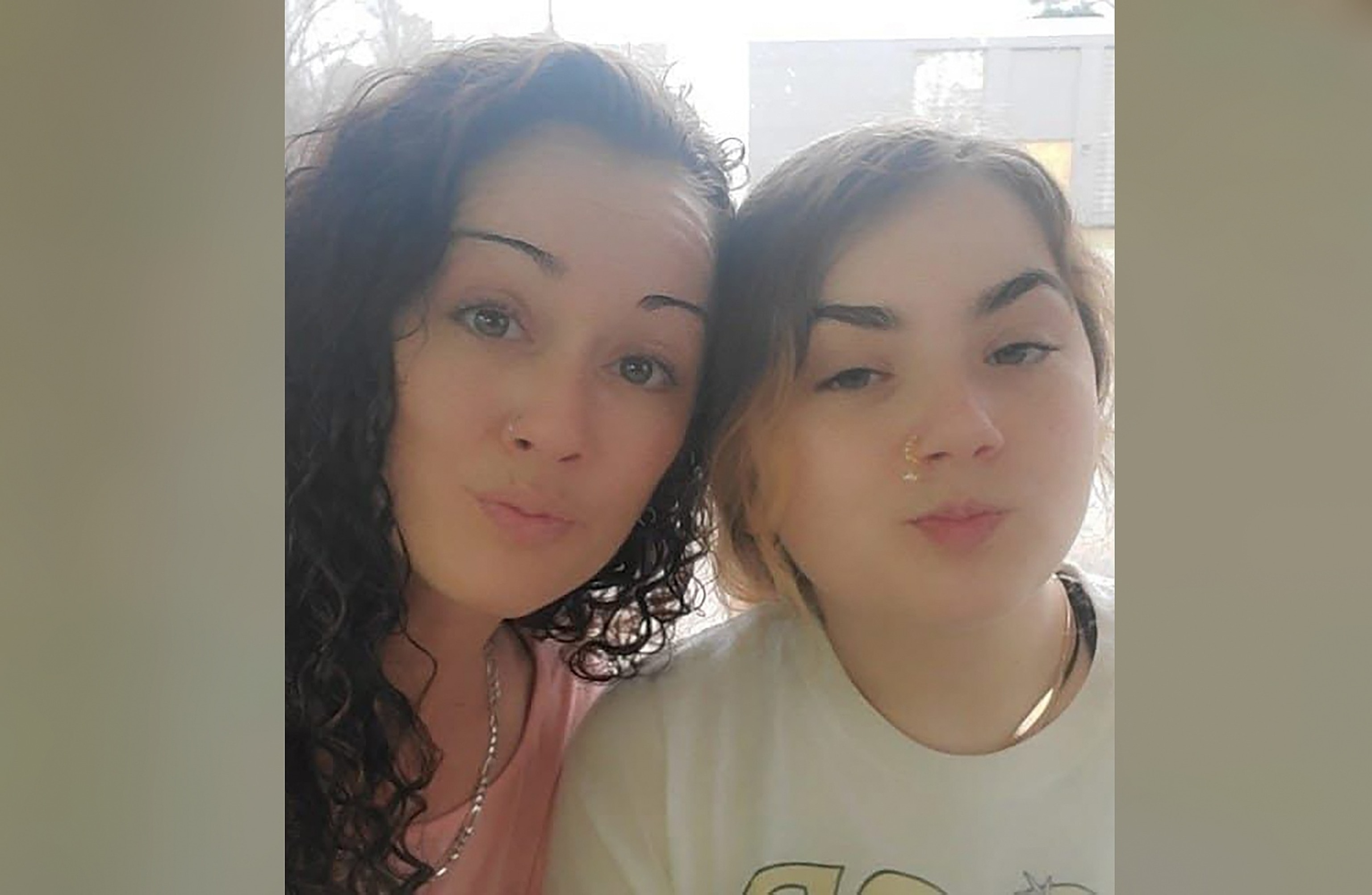 Man at large after allegedly killing 4 family members, leaving baby alive in Tennessee ...