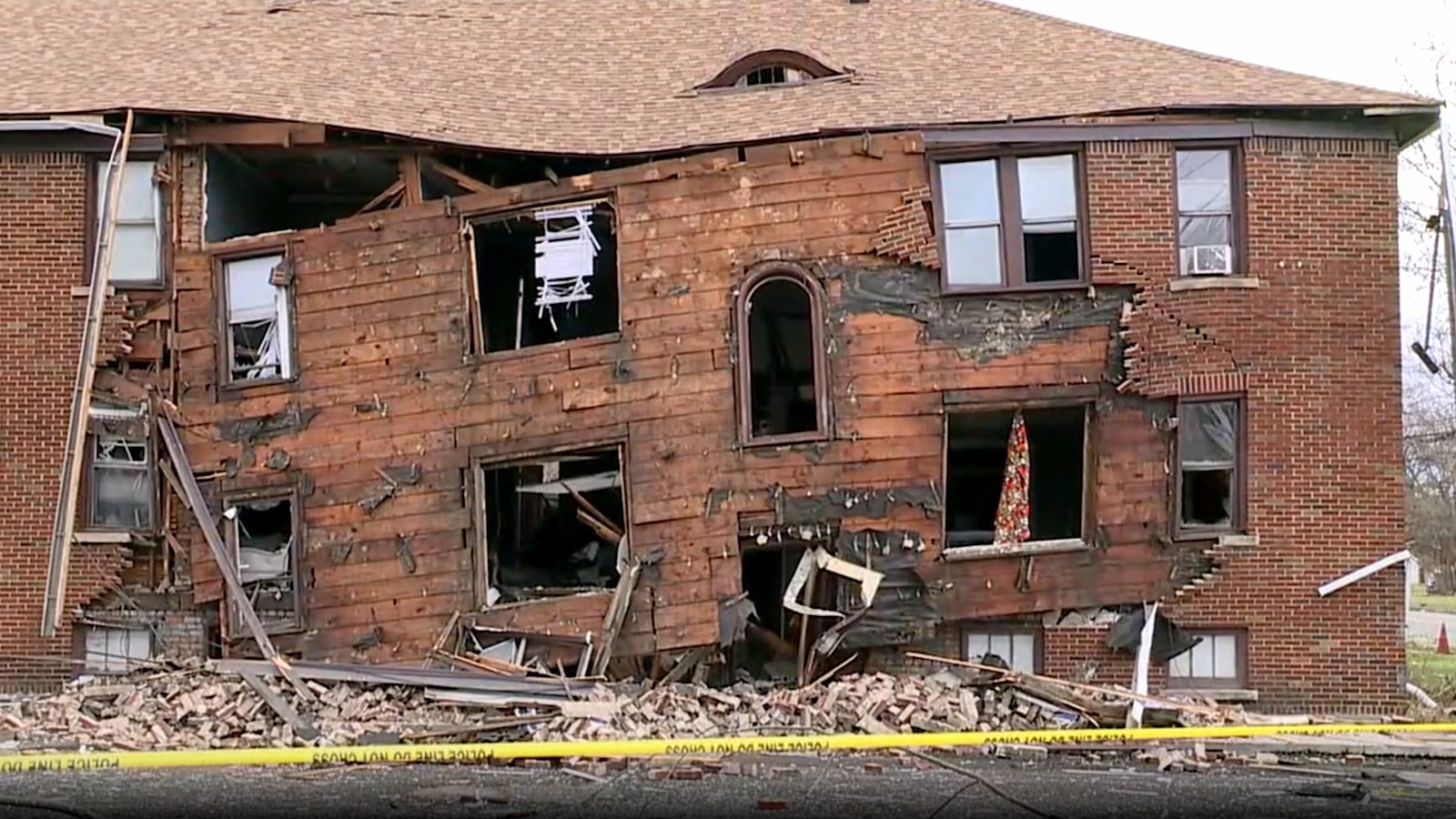 3 people, including 3-year-old girl, critically hurt in fire and ...