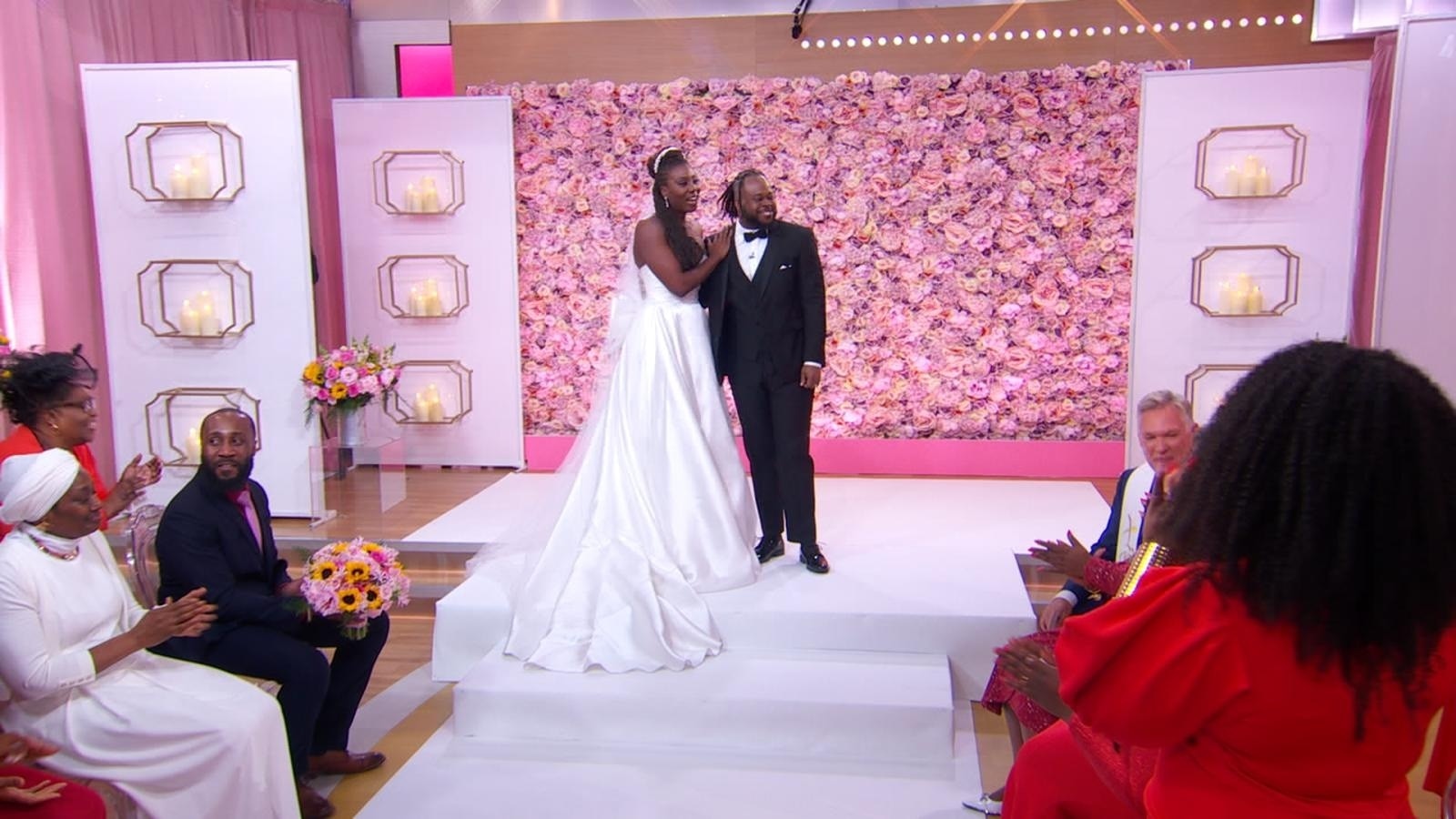 Couple gets engaged, married live on 'Good Morning America' - ABC News