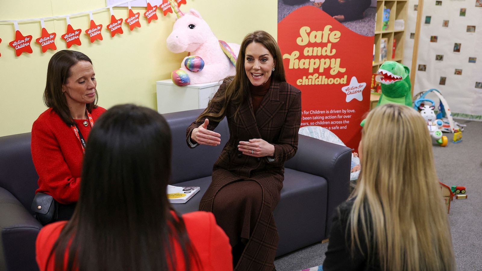 Kate Middleton meets with prisoners in mother and baby unit - ABC News