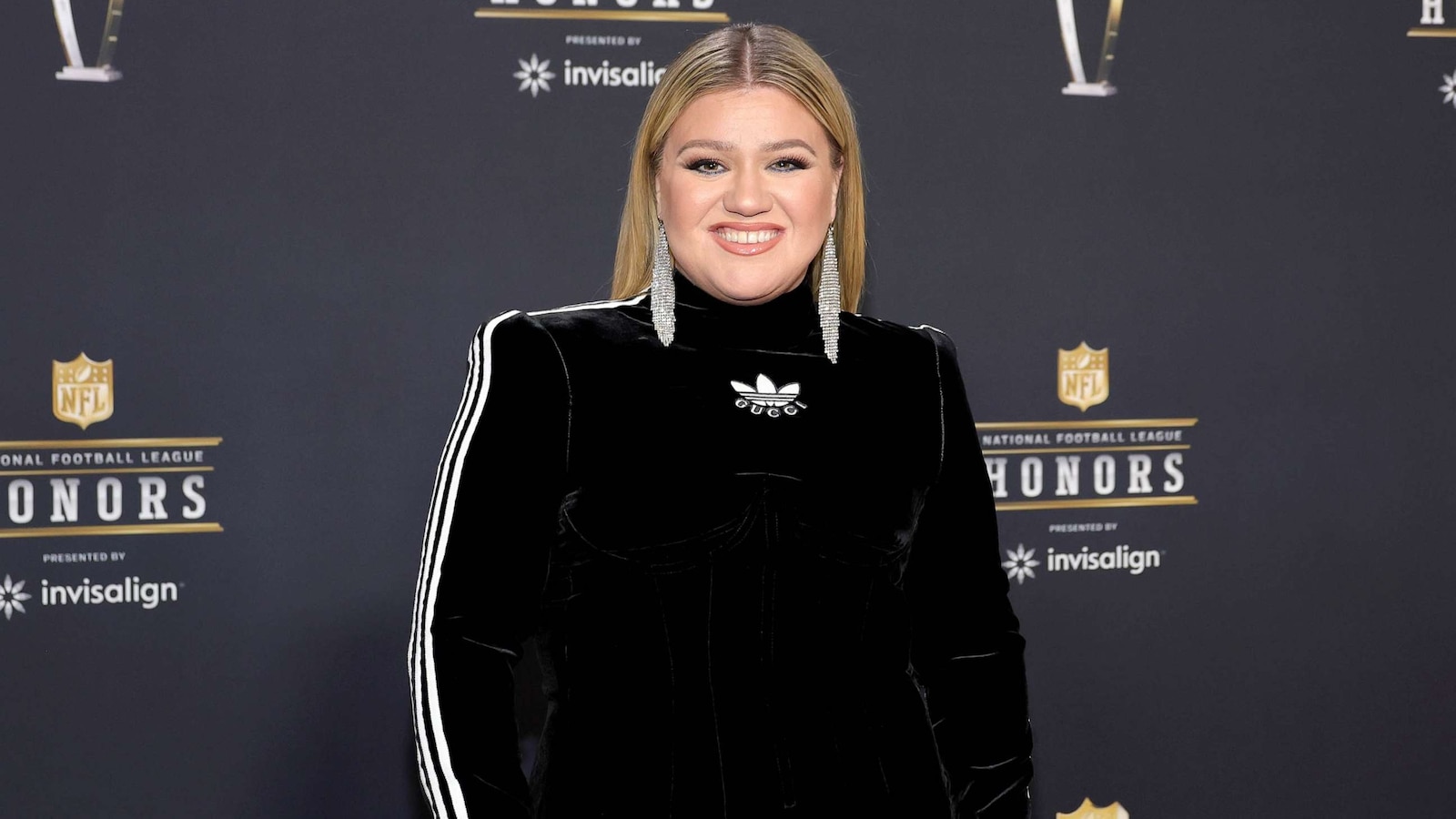 Kelly Clarkson opens up about decision to go on antidepressants amid ...