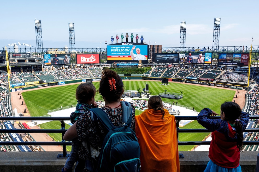 In 1st address to US, Pope Leo sends message of hope from White Sox ...
