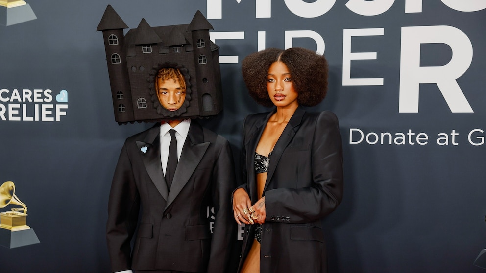 Willow and Jaden Smith show off daring looks on Grammys 2025 red carpet - Good Morning America