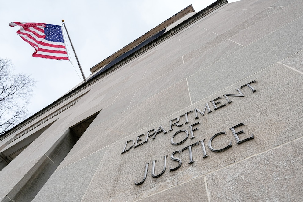 Immigrant advocacy groups file lawsuit after legal orientation programs are shuttered - Good ...