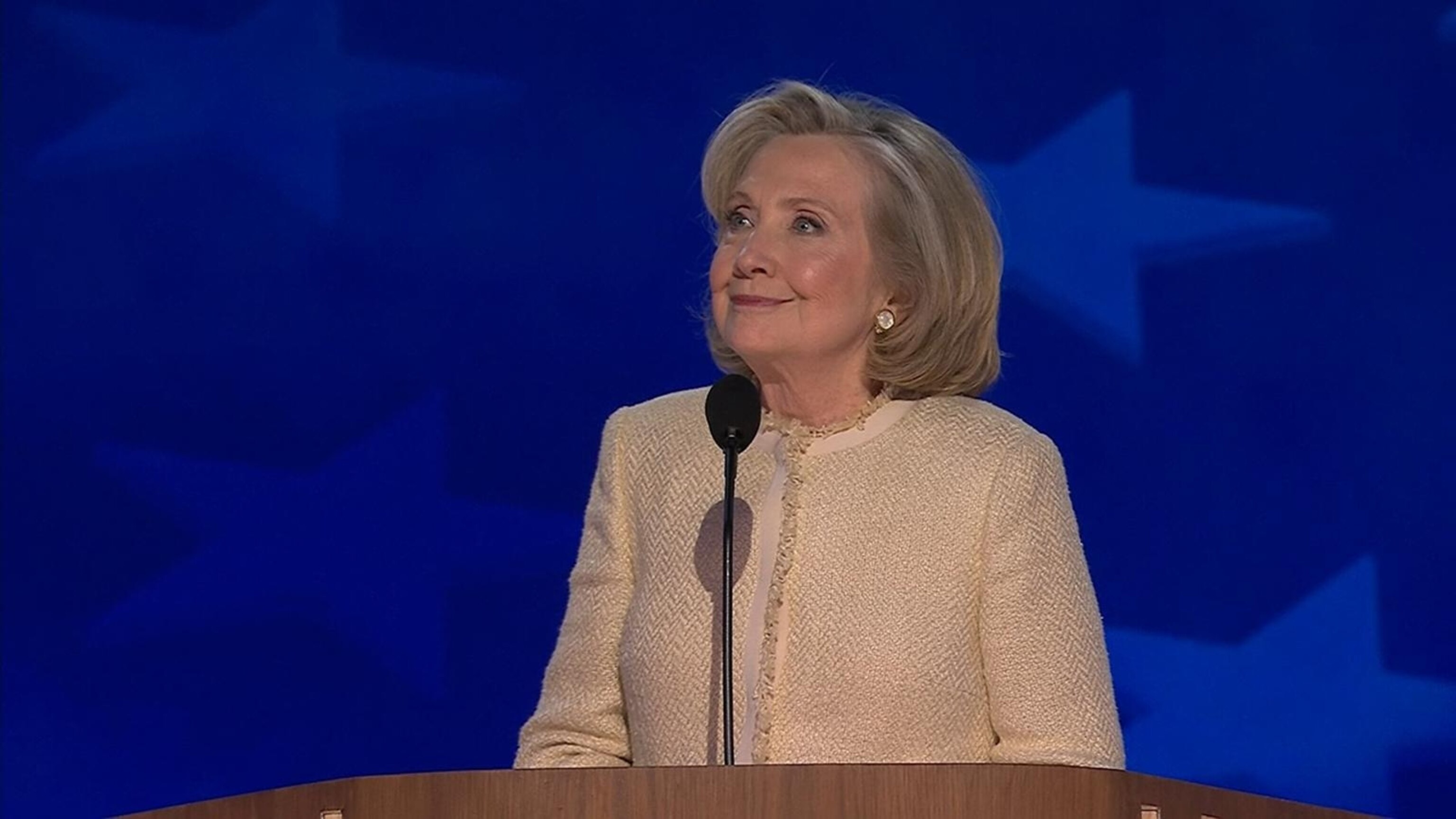 Hillary Clinton A L'air Vieille