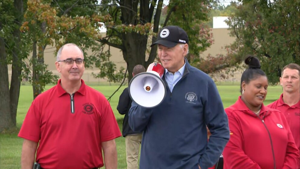 Video President Biden makes historic visit to autoworker picket line ... Video President Biden makes historic visit to autoworker picket line ...