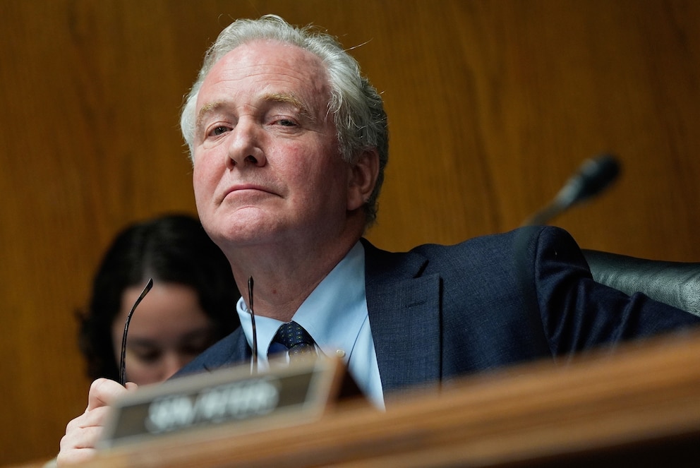 Democrats slam DHS secretary as Noem says Abrego Garcia 'not coming back' to US - Good Morning ...