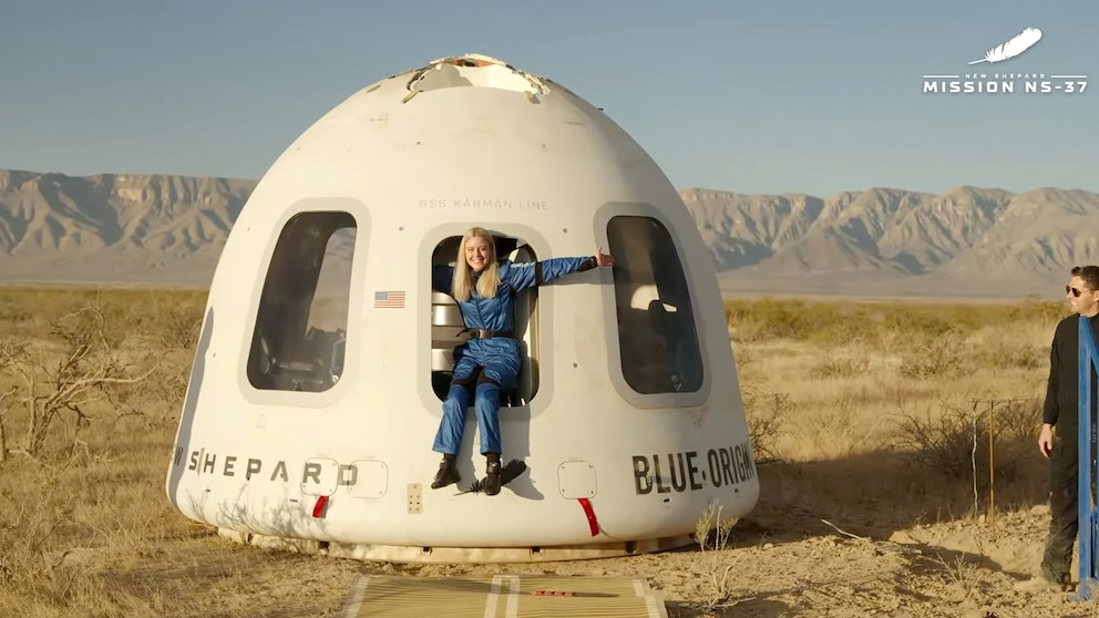 Blue Origin sends person using a wheelchair to space for the 1st time ...