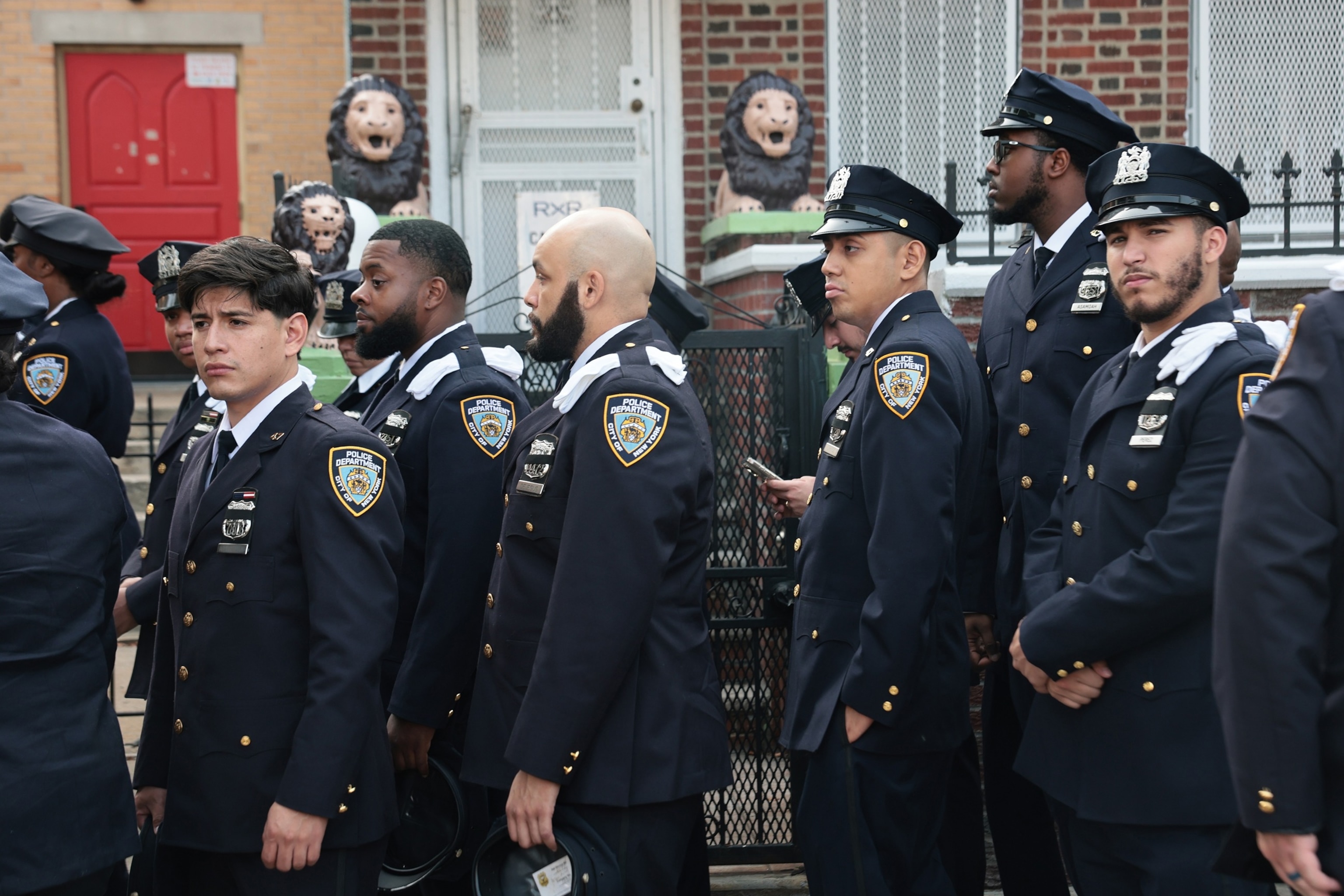 Officer killed in Manhattan shooting honored at funeral - ABC News