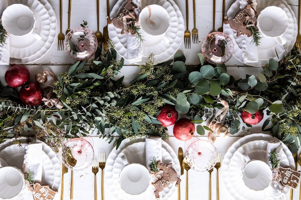 Quick and cozy holiday entertaining ideas for brunch, appetizers and table decor from Half Baked ...
