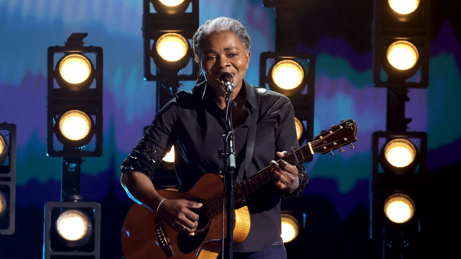 Tracy Chapman's 'Fast Car' tops iTunes charts following Grammys ...