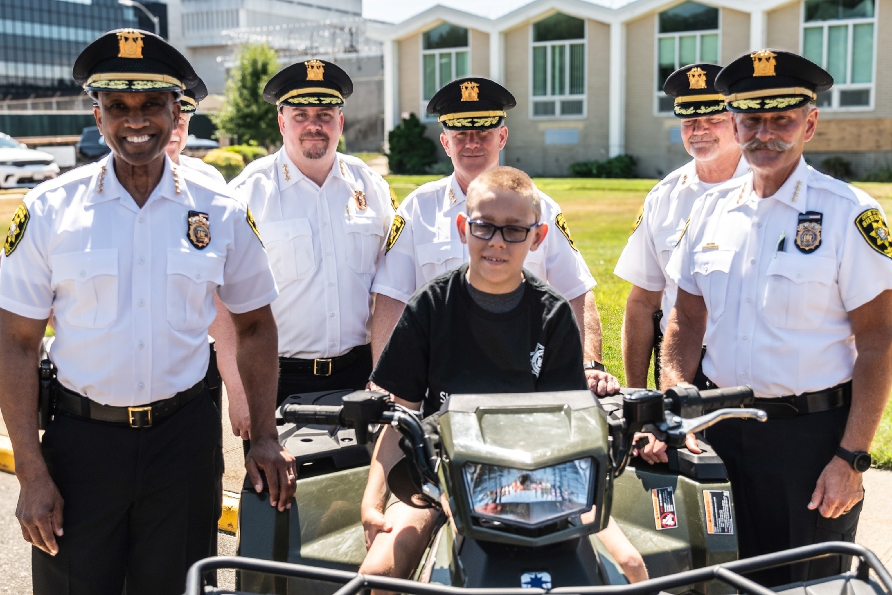 12-year-old sworn in as honorary sheriff ahead of organ transplant - ABC News