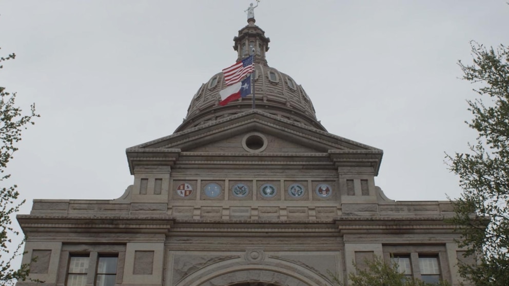 Video Texas House votes in favor of redistricting plan after Democrats ...