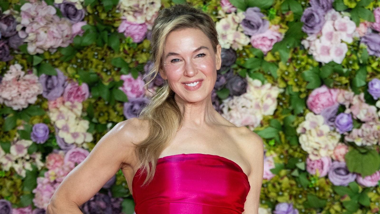 Renée Zellweger revives vintage Balmain gown for 'Bridget Jones: Mad ...