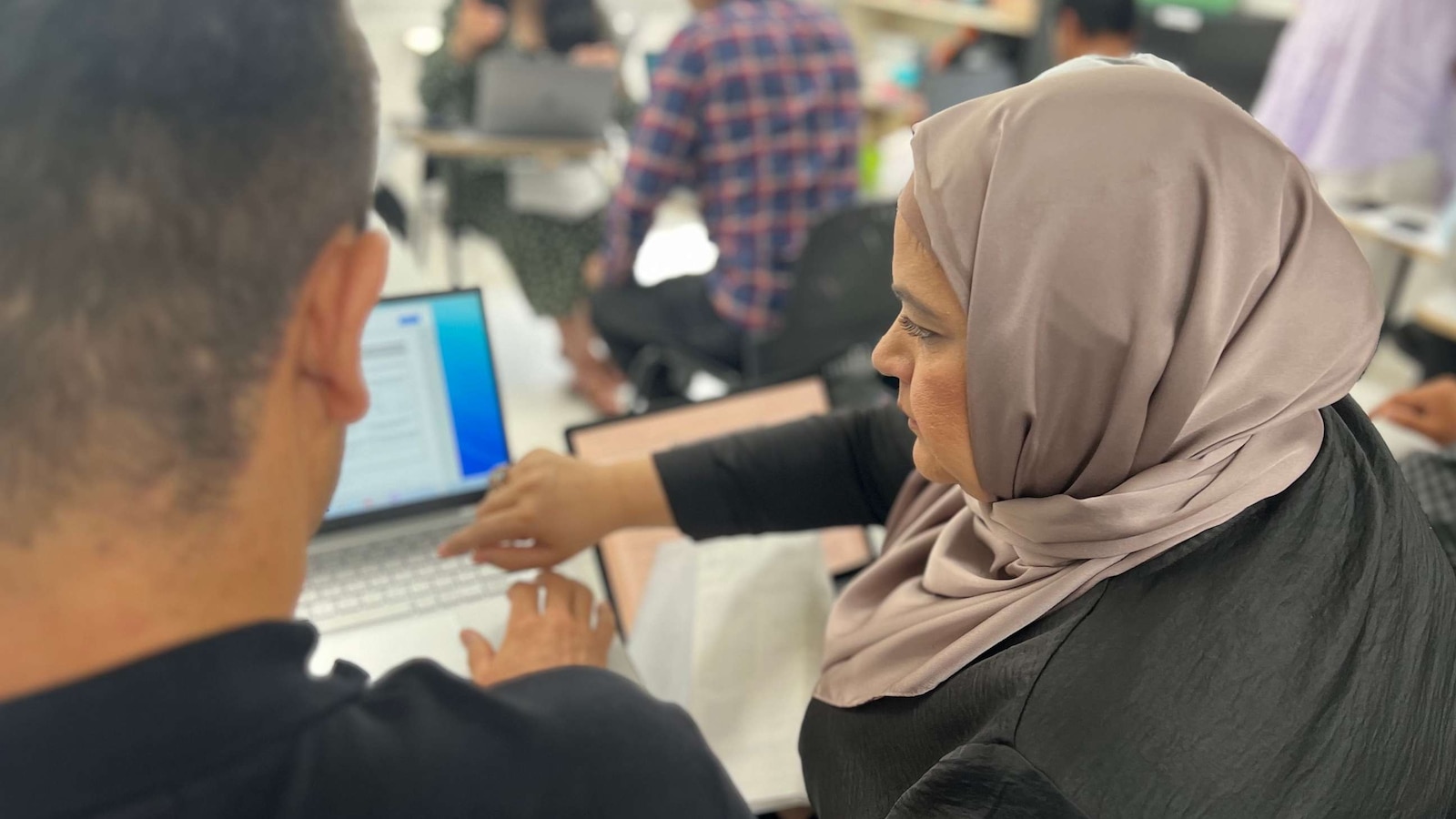 'A long road to go': How Afghan refugees are adjusting to life in US after fall of Kabul 2 years ...