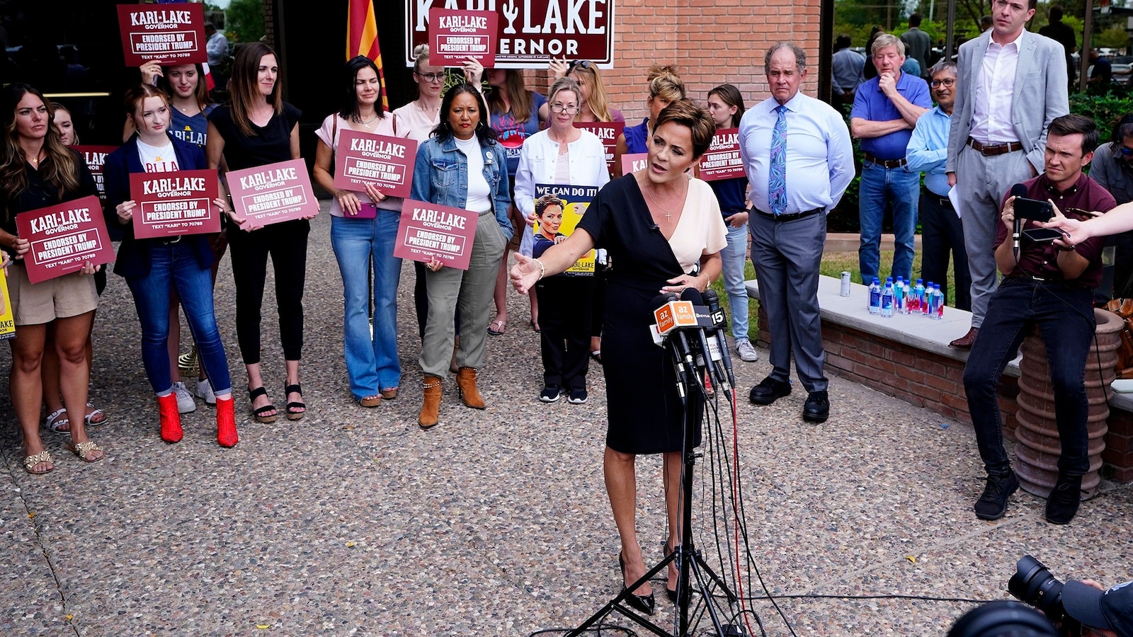 FBI called to Kari Lake's headquarters after 'suspicious item' found in ...
