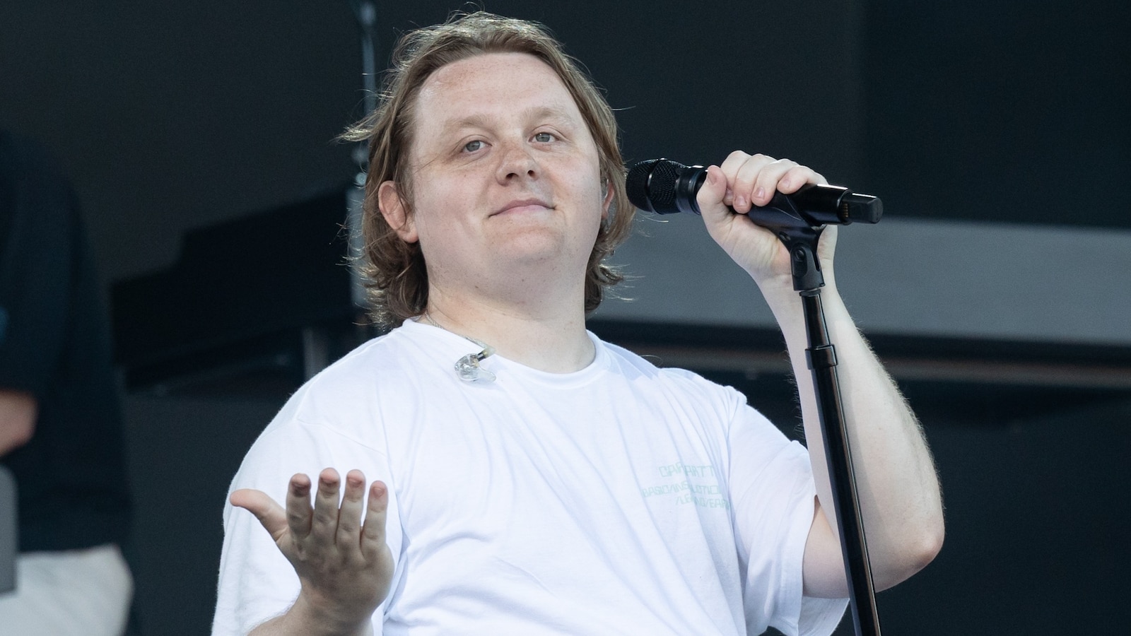 Lewis Capaldi shares update on his health amid break from touring - ABC ...