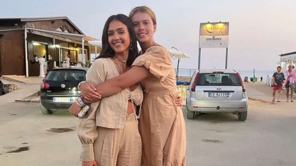 Jessica Alba shares sweet photo with daughter Honor - ABC News