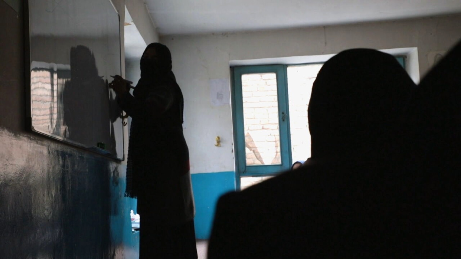 Afghan girls and women defy Taliban by studying in secret schools - ABC ...