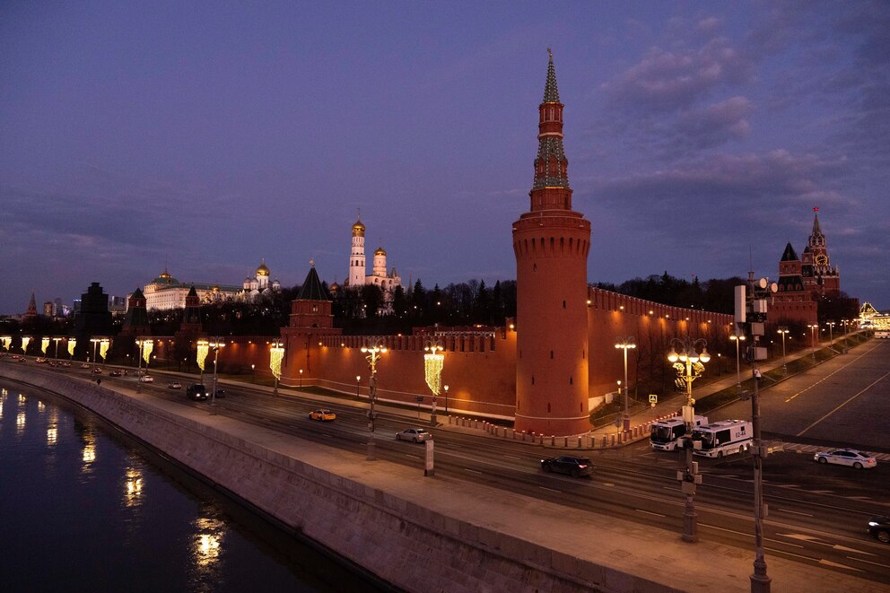 Russia 'very closely' monitoring Trump's sanctions threats, Kremlin says - Good Morning America