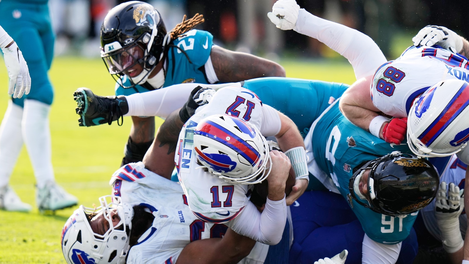 Josh Allen carries Bills to 27-24 win at Jags for Buffalo's first road ...
