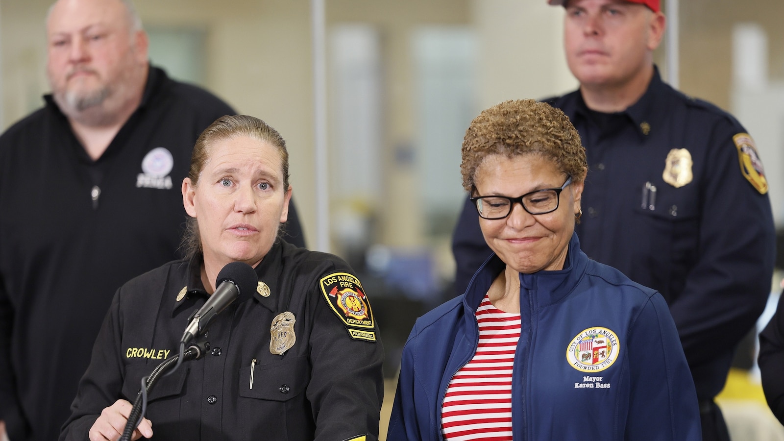 LA wildfires: What text messages sent to and from LA fire chief during ...