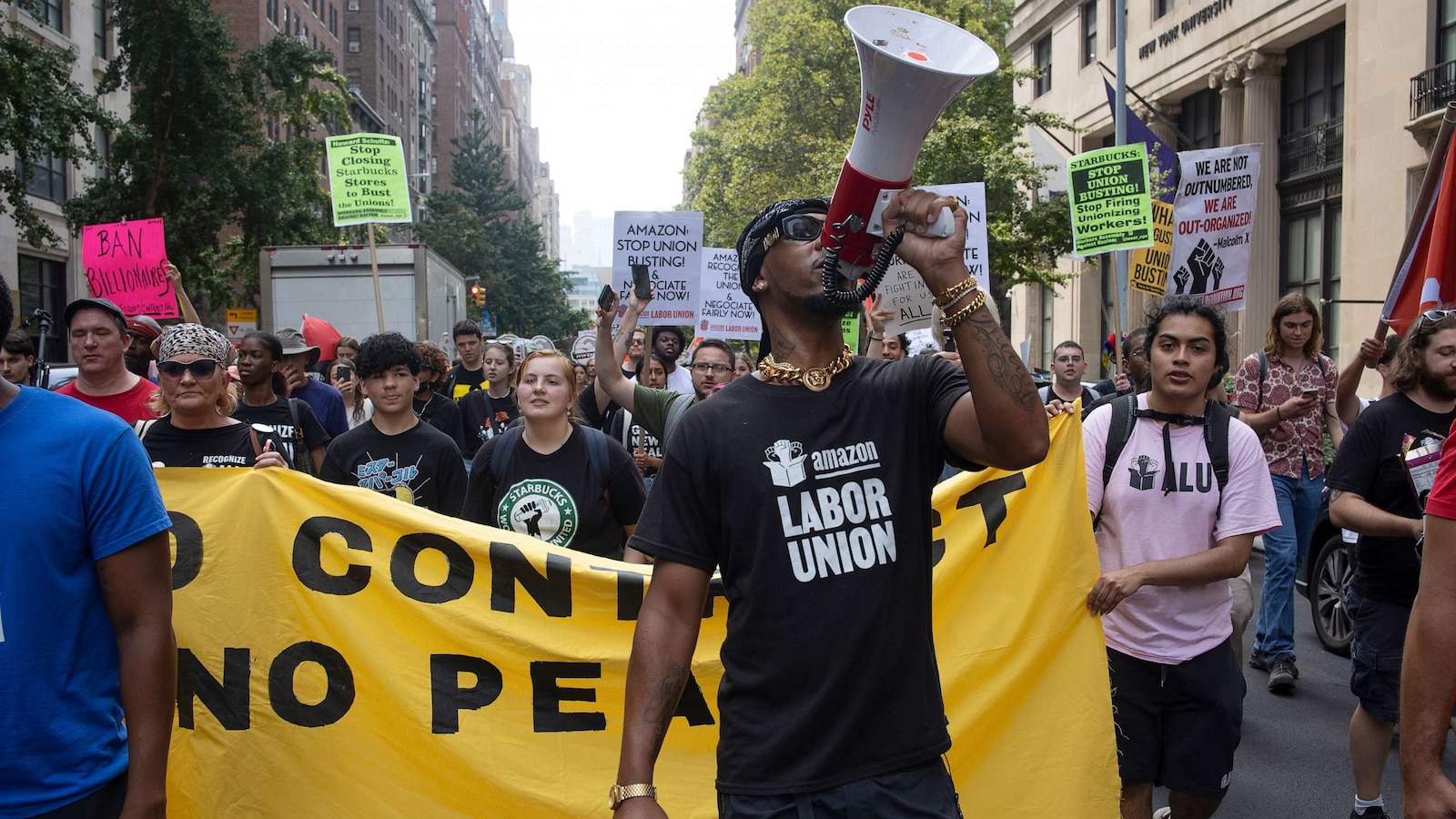Amazon and Starbucks workers led a union resurgence in 2022. Will it ...