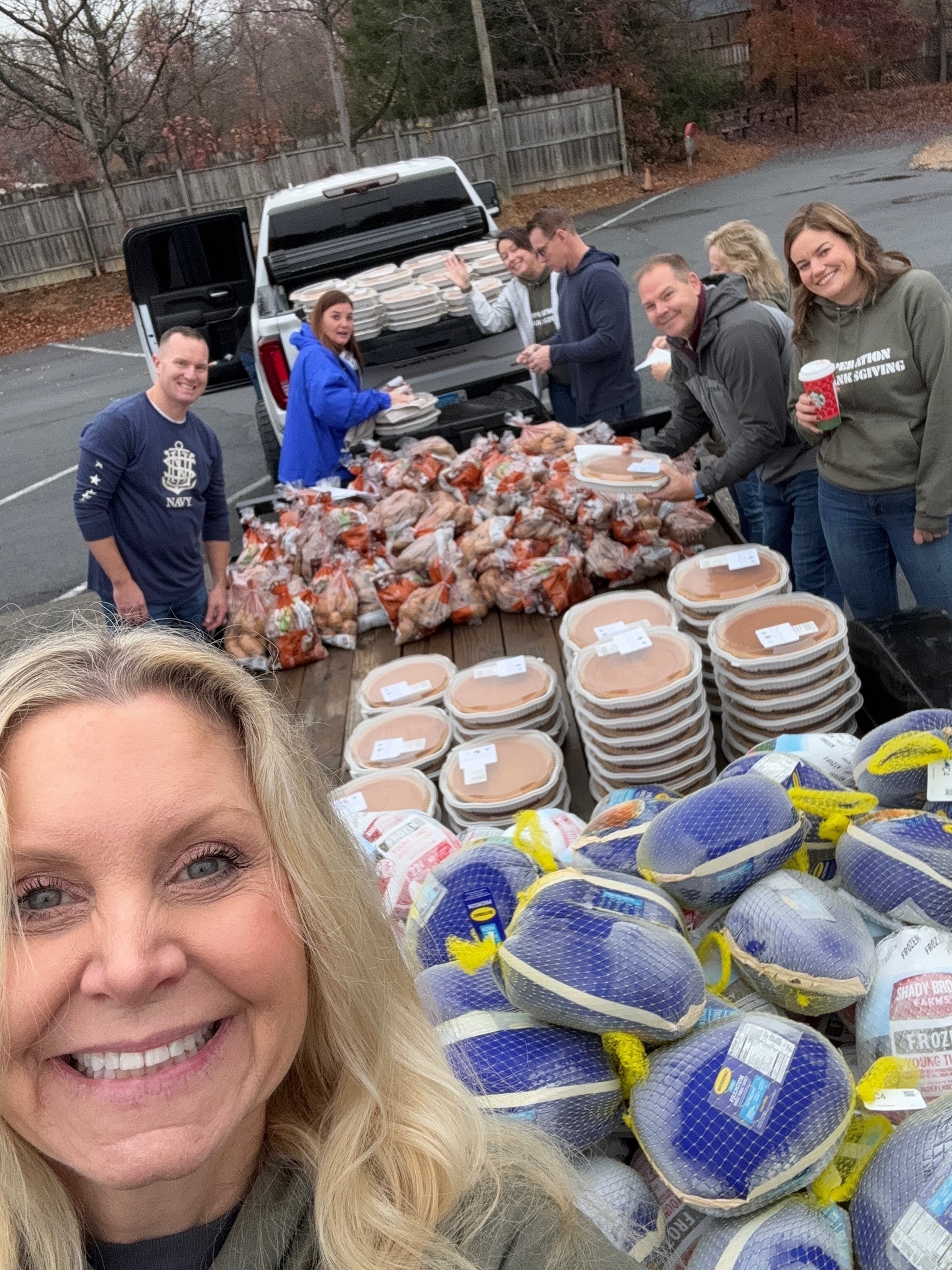 Friends looking to help federal workers end up feeding more than 540 ...