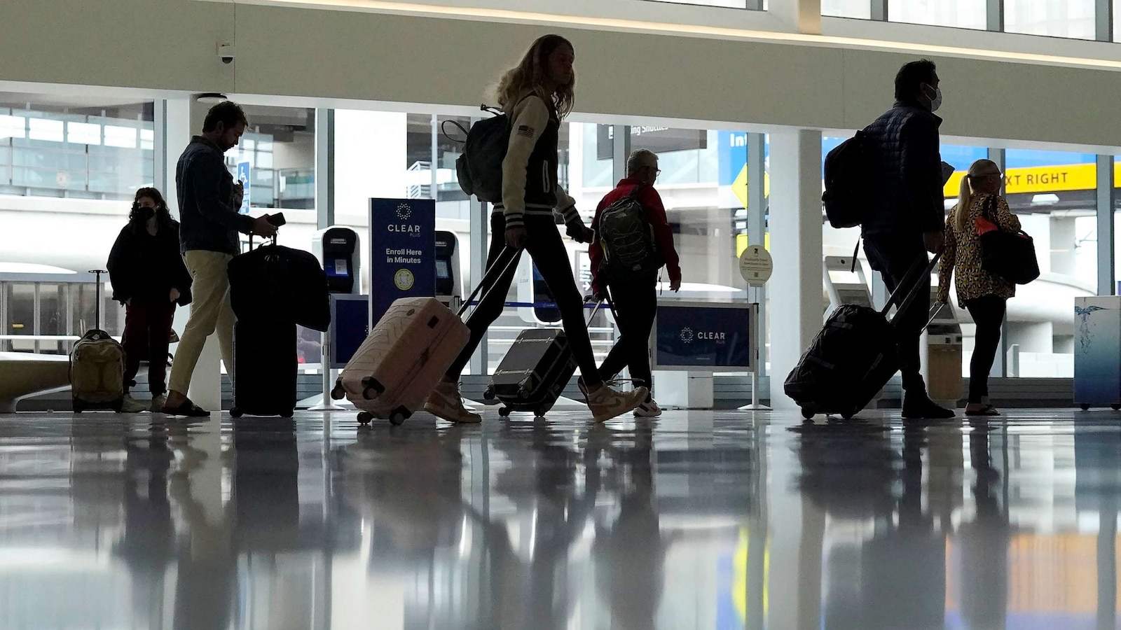 'Skiplagging' may get you a cheaper flight, but be aware of the risks ...