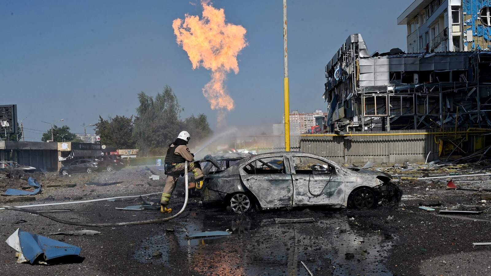 Russian missiles strike Kyiv, injuring 2, city officials say - ABC News