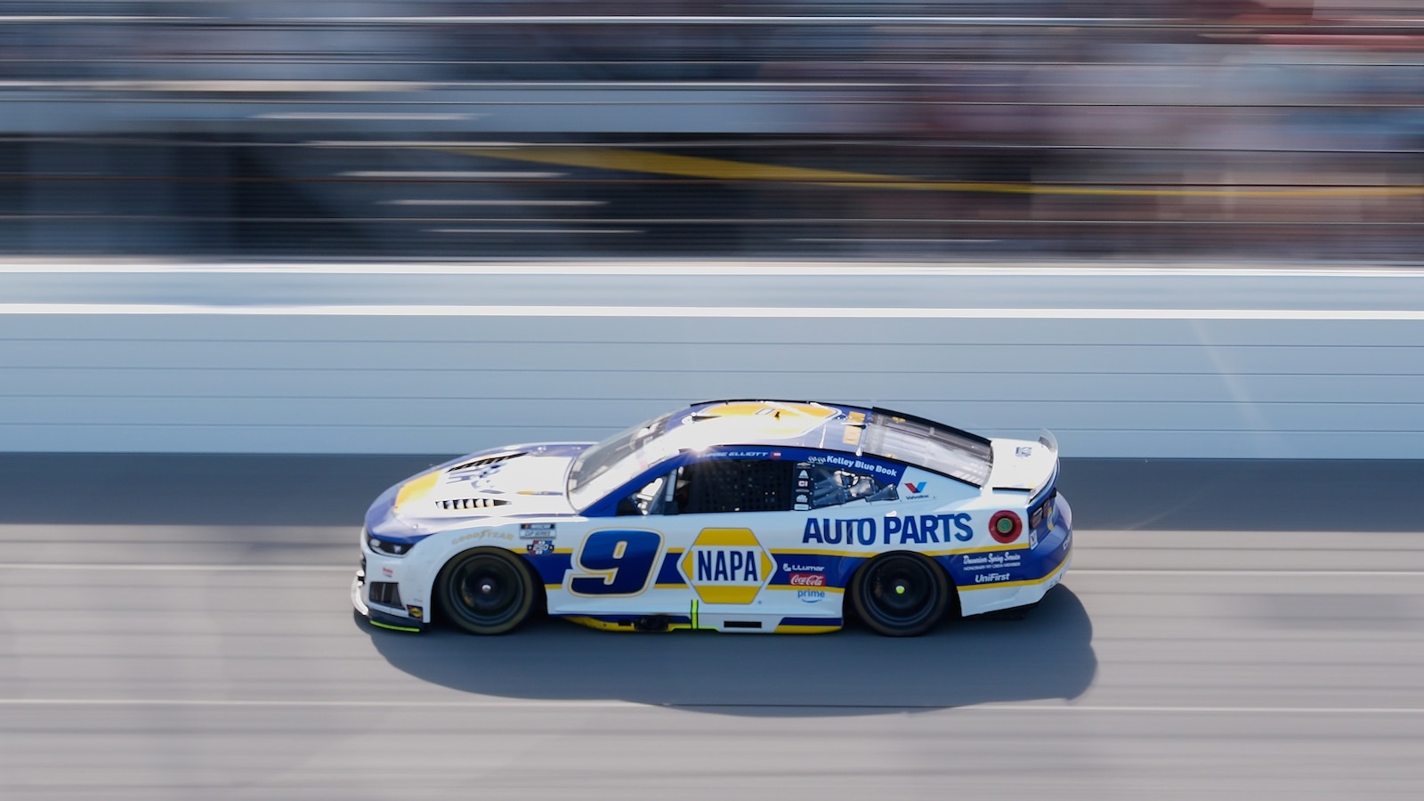 NASCAR race at Michigan stopped for crash involving Chase Elliott ...